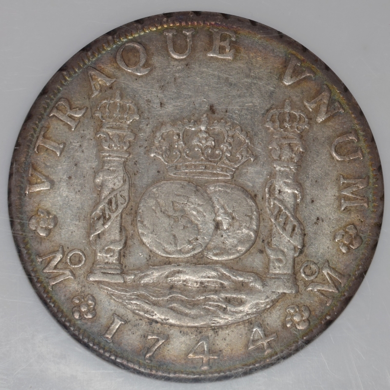 1744-MF Mexico 8 Reales - Felipe V - NGC AU58